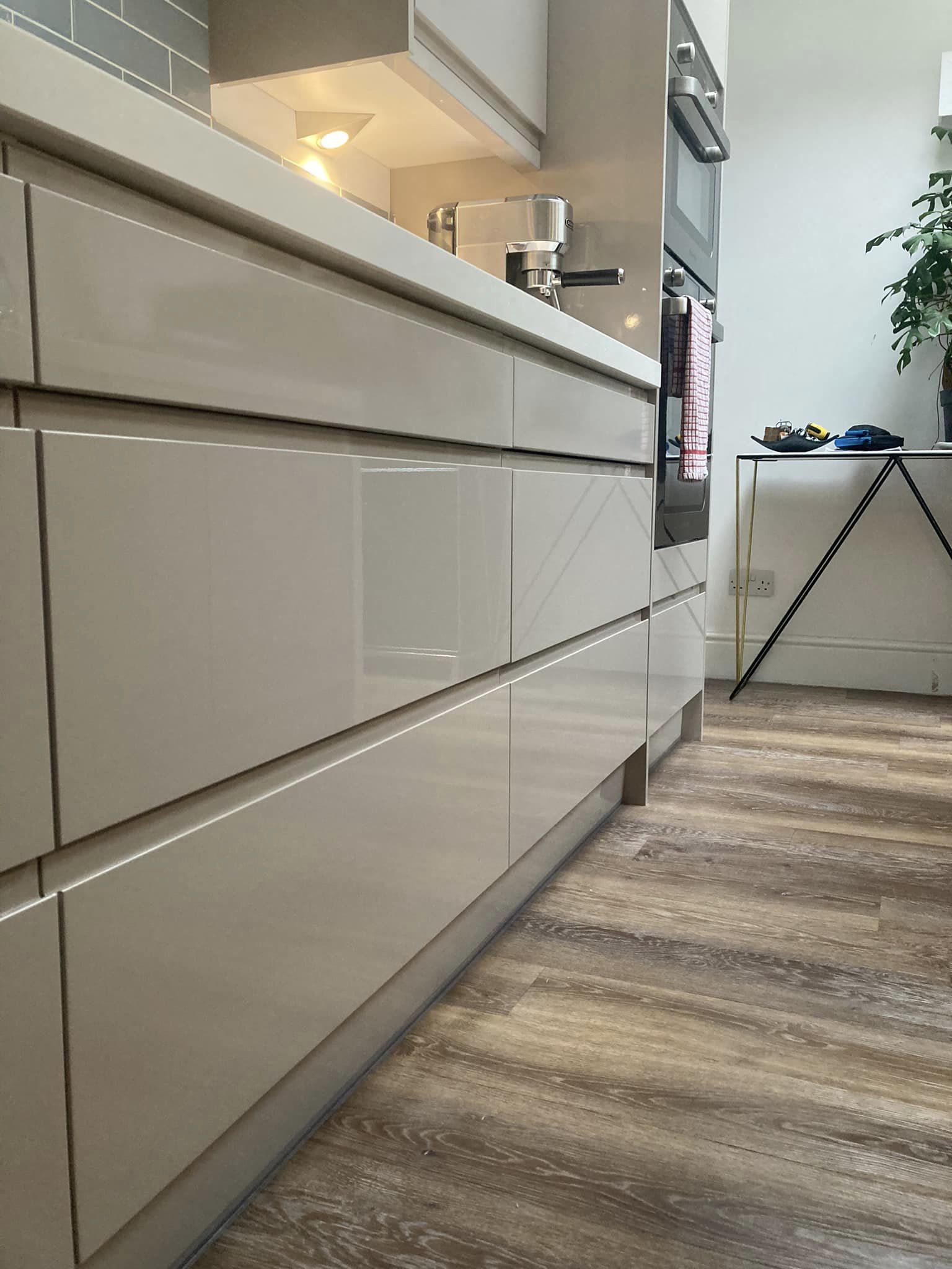 High gloss kitchen units - sleek or geek?